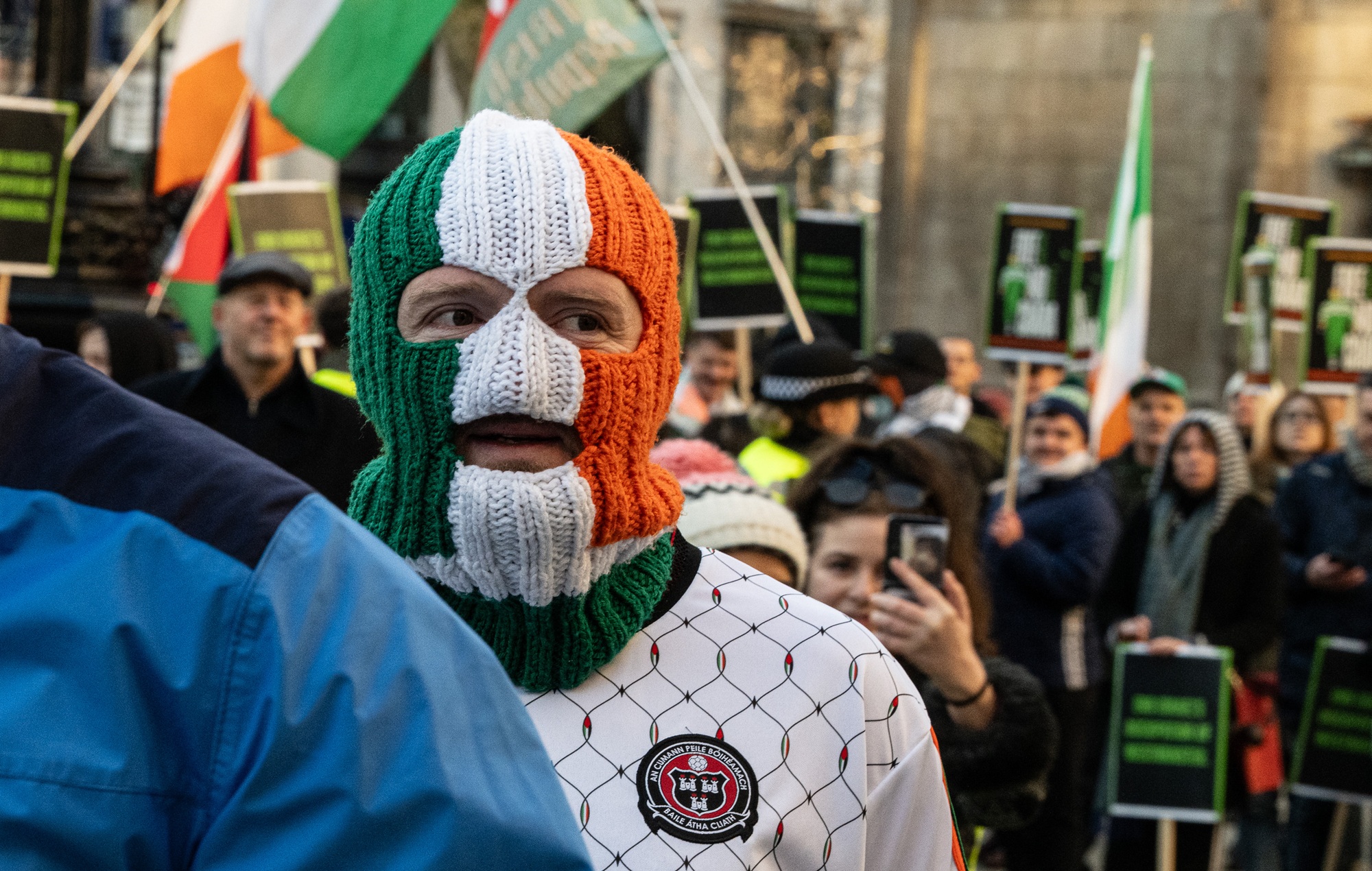 Fans gather as Kneecap return to court with CPS looking to overturn ...